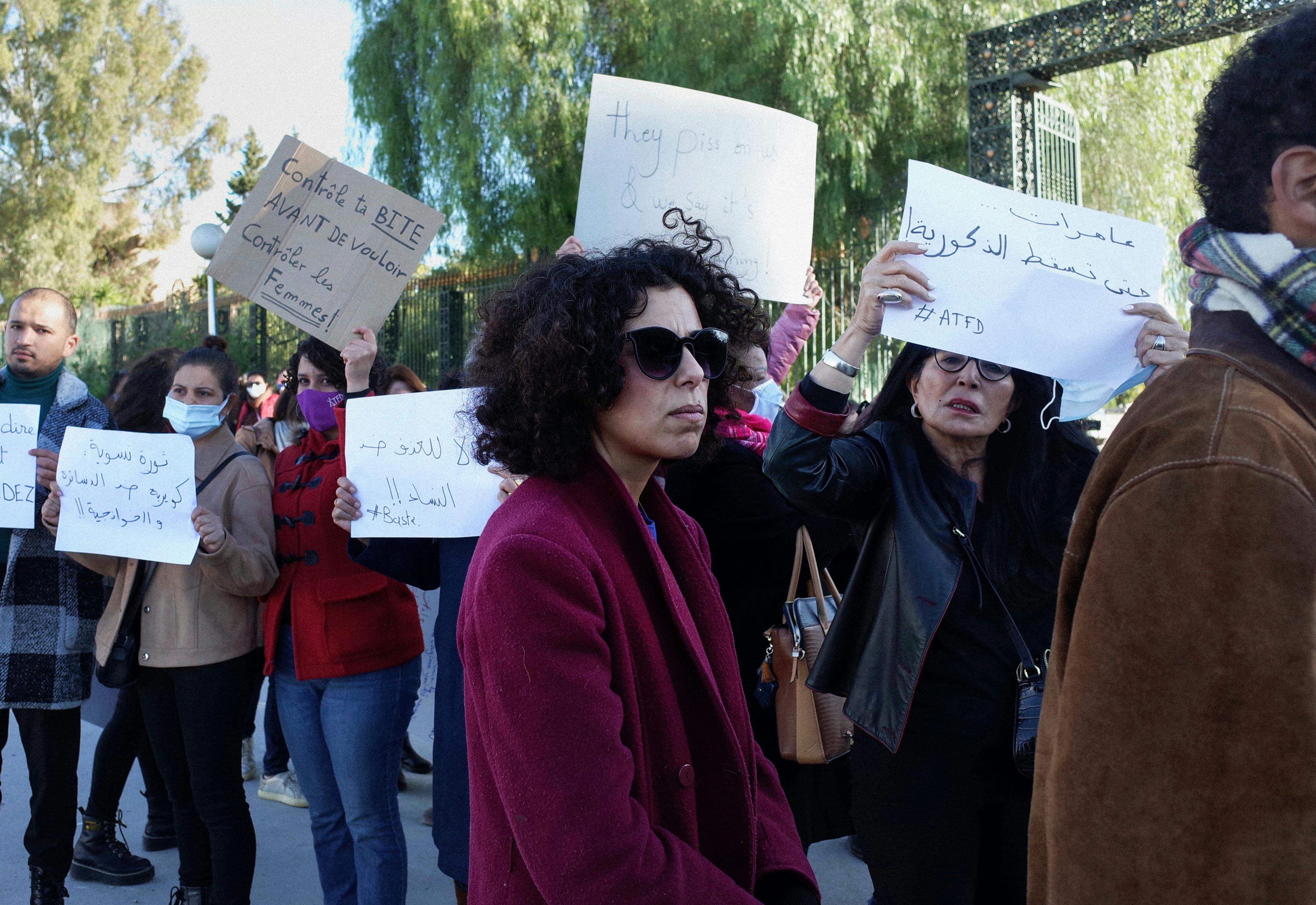 Tunesiske Henda måtte erkende, at demokrati kun var begyndelsen. - IWMF